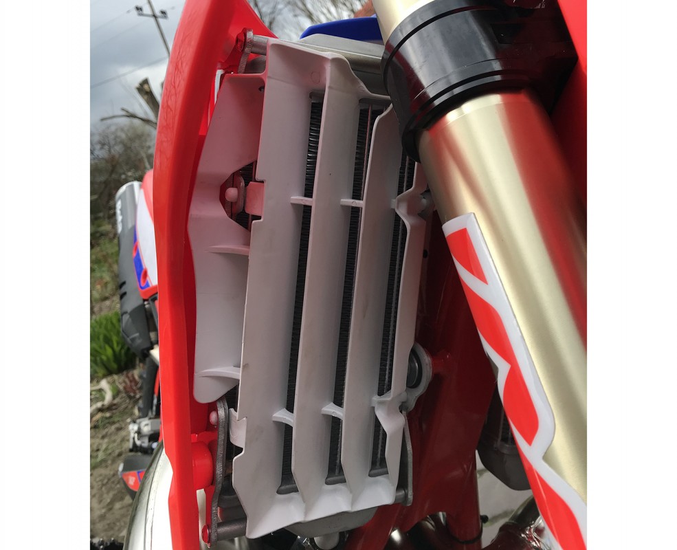 RG12 Fan Set – 2023-2020 2T BETA RR Radiator guards + Fan